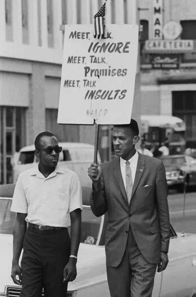 Boycott - Yellow House Virtual Exhibits